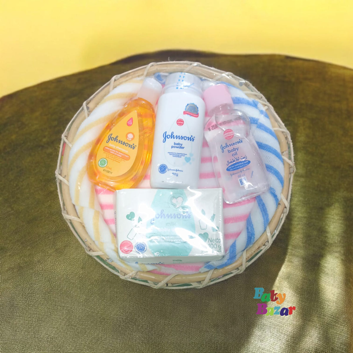 Johnson's Baby Bath Gift Set with Round Basket - 5 Pcs – Baby Bazar