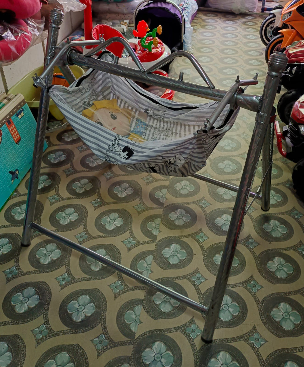 Baby Cradle Swing In Nikal Material – Baby Bazar