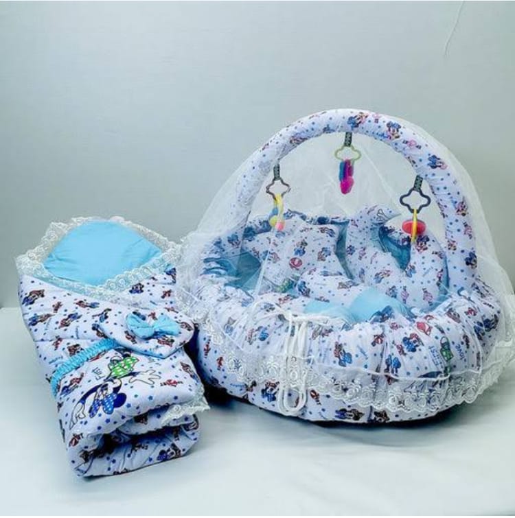 Round Bed With Baby Bister And Pillows In Blue Color – Baby Bazar