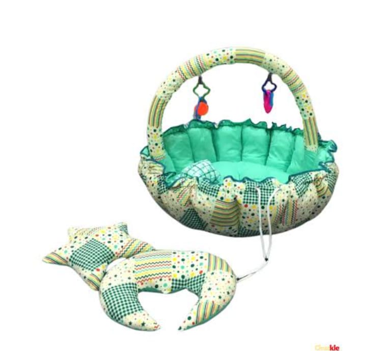 Round Bed With Baby Bister And Pillows In Green Color – Baby Bazar