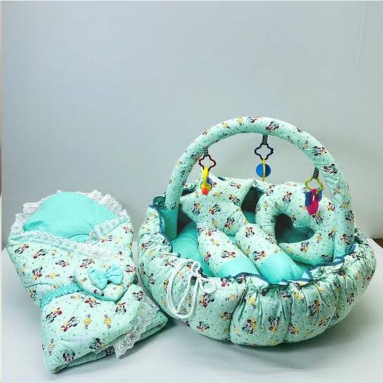 Round Bed With Baby Bister And Pillows In Green Color – Baby Bazar